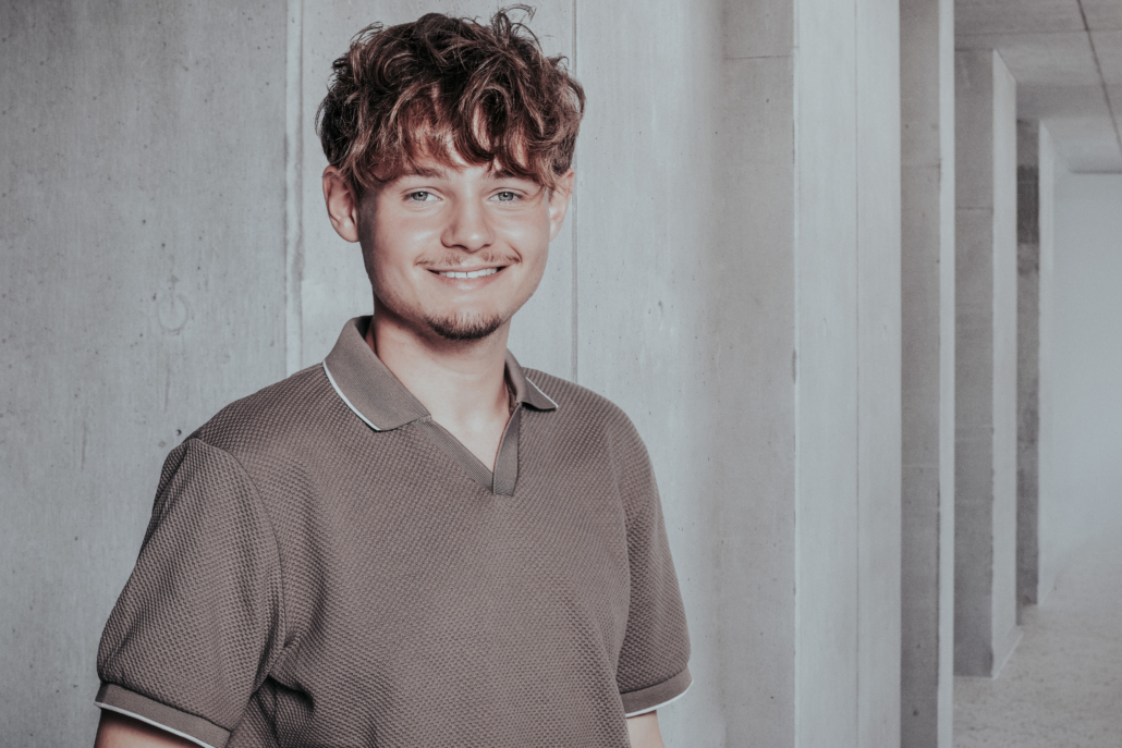 Frischer Nachwuchs: Tim Oliver Hanf startet Ausbildung bei der Rabe-Ero ...